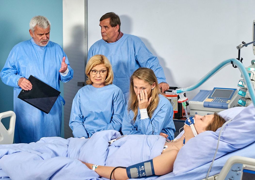 Fotogalerie - GALERIE: Ema bojuje o život, zastavilo se jí srdce! Její stav je vážný... | TV Nova