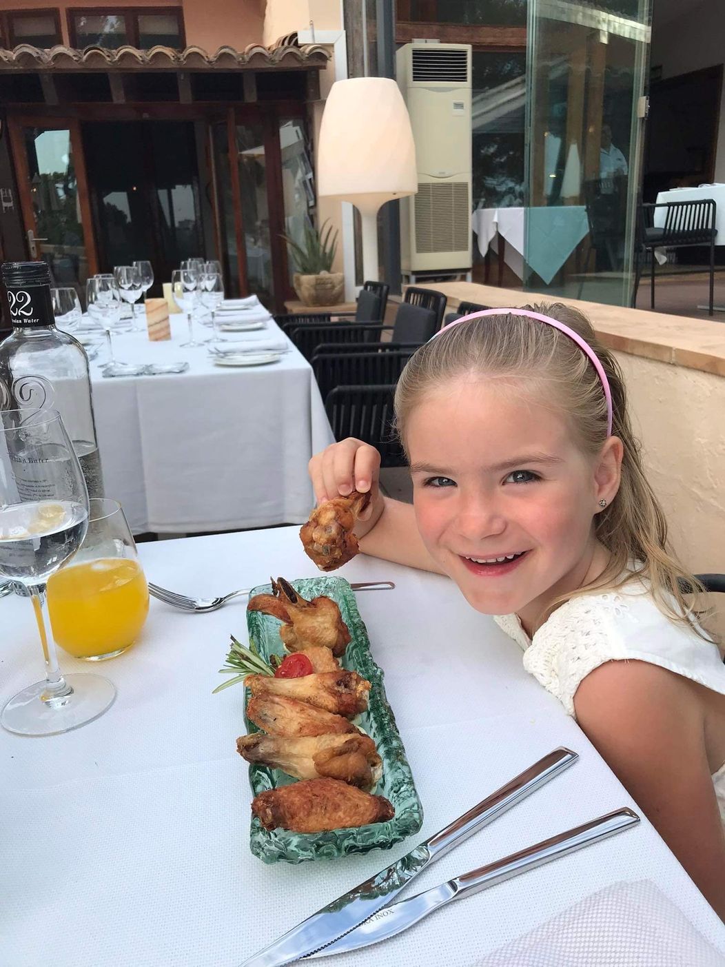 Fotogalerie - Jan Holík s rodinou na Mallorce | TV Nova