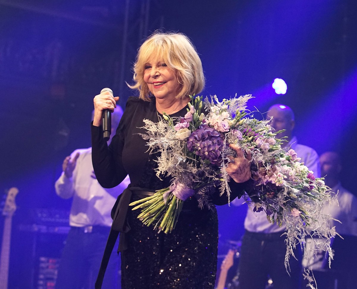 Ať je nebe blankytné! Lidé se loučí s milovanou Hanou Zagorovou | TV Nova