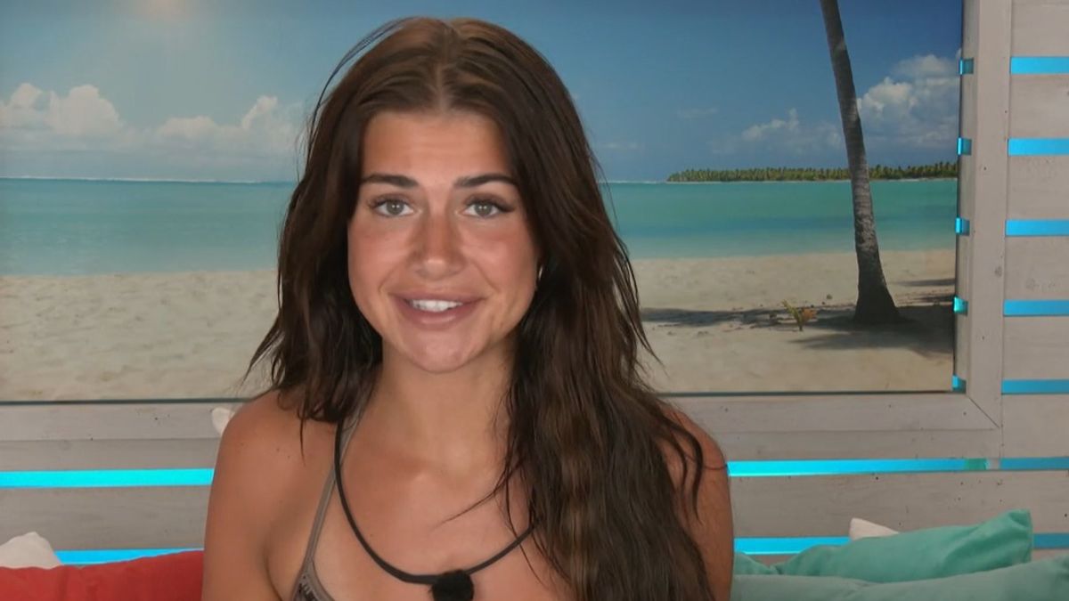 Domi z Love Islandu věští budoucnost: Tohle se prý stane u ohniště | TV ...