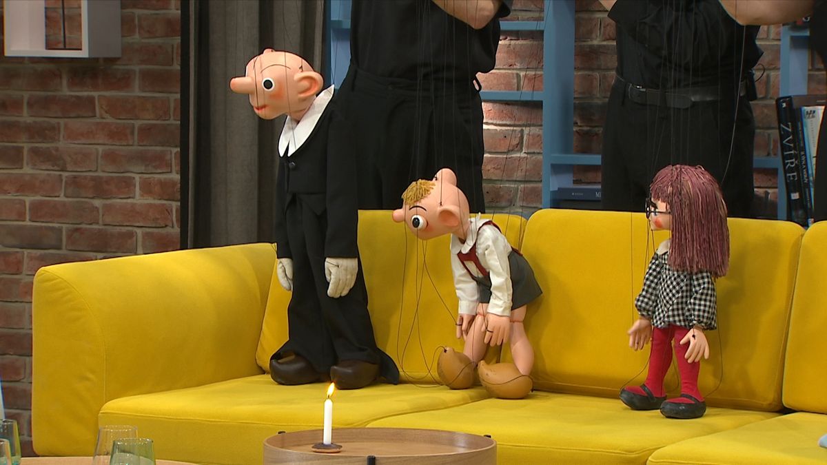 Hurvínek slaví 98 let. Ve vztazích je to dřevo, tvrdí Mánička | TV Nova