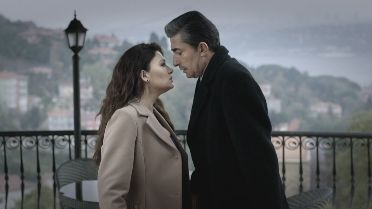 Složitá rozhodnutí a propletené vztahy: Čím zaujme telenovela Vyměněné osudy? | TV Nova