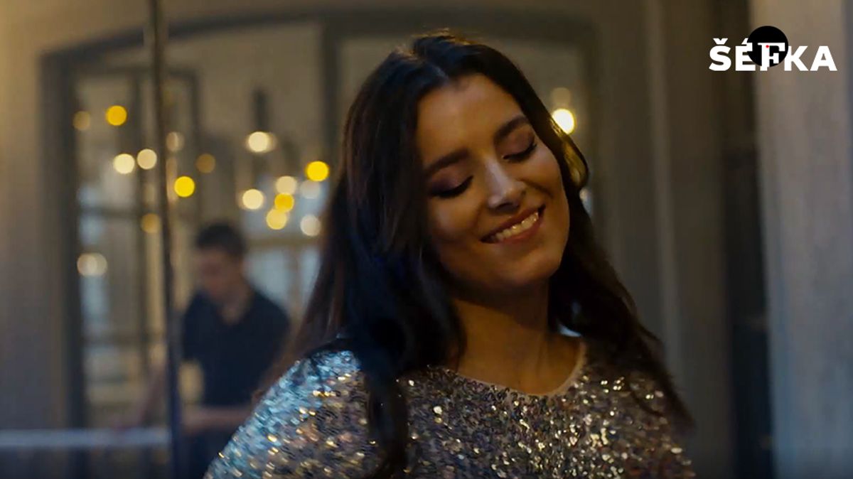 První ukázka ze seriálu Šéfka: Mladá dívka je nalezena mrtvá na ...