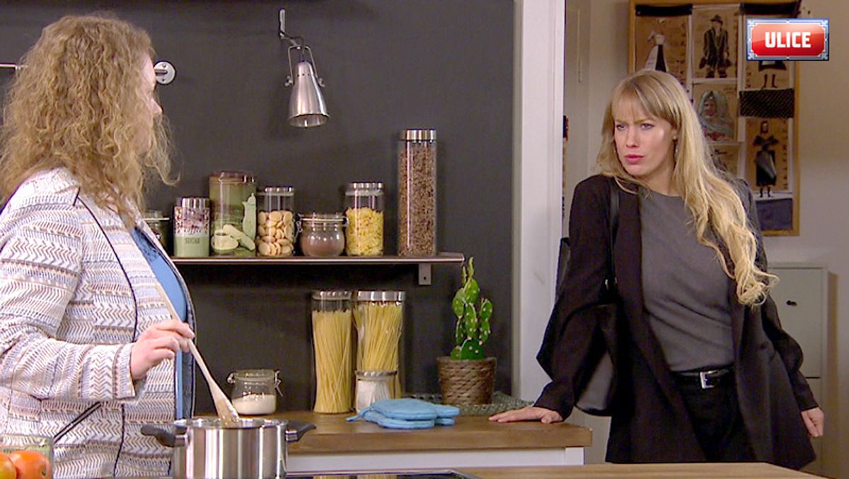 CELÝ 3451. DÍL ULICE: Gábina přijde domů a za sporákem natrefí na ...