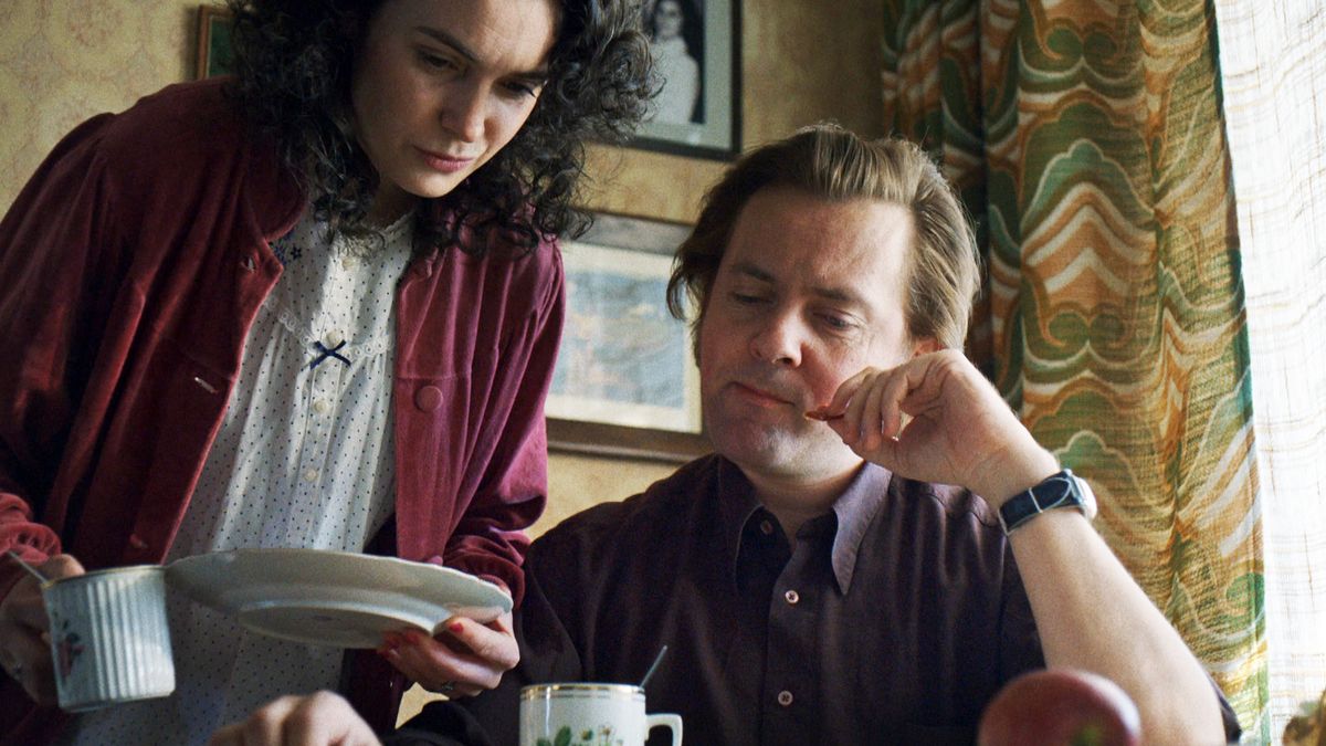 Vyšetřovatel Markovič si v Metodě nosil práci domů. Žena mu byla oporou | TV Nova