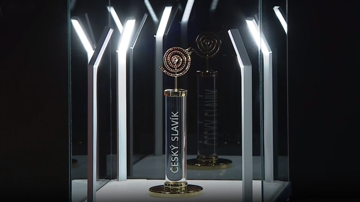 Proměna sošky Českého slavíka: Práce na ceně pro vítěze finišují | TV Nova